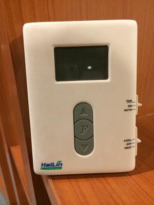 Cina Multi regolatore bianco del ventilconvettore del termostato della fase di 120V 24V Digital in vendita