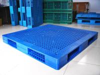 China Blue Reusable Plastic Pallets 1000x1000x150mm with 6T Static Load and 1.5T Dynamic Capacity for sale
