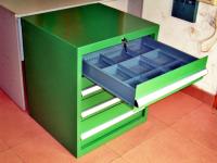 China Lockable Tool Chest Cabinet 600-1000mm Width with 50-200KG Drawer Capacity and Ball Bearing Slides for sale