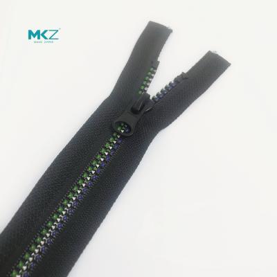 Cina Chiusura lampo di plastica di gomma del rivestimento dei denti #5, zip espandibili del peso leggero di MKZ in vendita