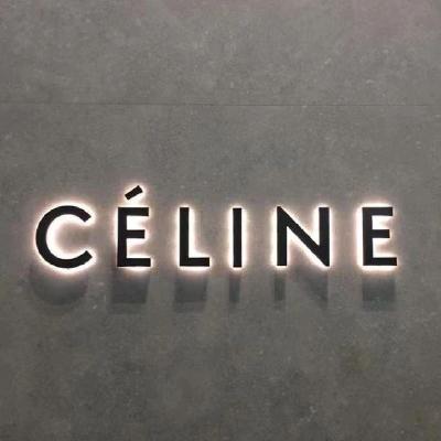 Cina Office Home Decor Nome Logo Impresa LED Metal Sign Acrilico LED Illuminato Sign Custom in vendita