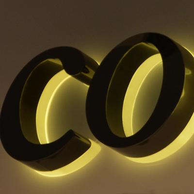Cina Logo in metallo personalizzato Segno di acciaio inossidabile retroilluminato all' esterno Lettera pubblicitaria illuminata in vendita