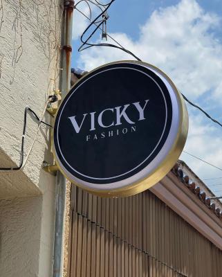Cina Cartellone di luce personalizzato 3D Sign LED Acrilico pubblicitario Light Box per esterni in vendita