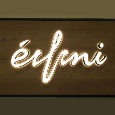 Cina Segno luminoso 3D personalizzato all' esterno con lettere acriliche illuminate e arte a LED a 25 ° C in vendita