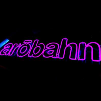 中国 パーティーのためのオーダーメイドLEDフレックスライト ハッピーバースデー ネオンサイン ゴールデンイエロー オーダーメイドサイズ 販売のため