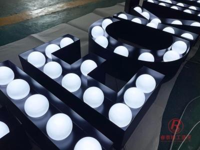 Cina Piattaforma di alimentazione a presa Decorazione Lettere a marciapiede Led 2ft 3ft 4ft 5ft Giant Light Up Numeri in vendita