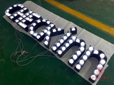 Cina Piattaforma di alimentazione a presa Decorazione Lettere a marciapiede Led 2ft 3ft 4ft 5ft Giant Light Up Numeri in vendita