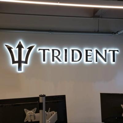 China 50000 Horas de Trabalho Vida útil Sinalização de carta de canal externo personalizado com luz de fundo LED à venda