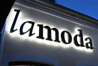 Cina Fonte di luce LED Acciaio inossidabile Oro colore retroilluminato Lettera segno in vendita