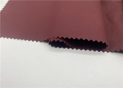 China 100% nylon die het Lichtgewichtafweermiddel van het de Stoffenwater van het de Winterjasje in reliëf maken Te koop