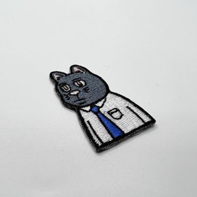 中国 かわいいWolf 5氏刺繍のボーダーが付いている色によって刺繍される注文パッチのあや織りの生地 販売のため