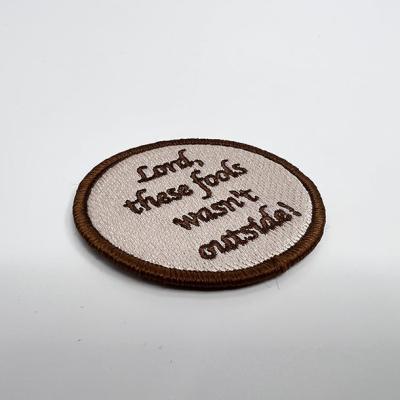 Cina Le parole progettano Logo Embroidery Patches che su ordinazione il PMS colora Stainable riutilizzabile in vendita