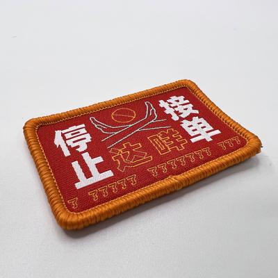 China Het humoristische Emoji-Borduurwerk herstelt Ijzer op Geweven Flarden voor Kledingszakken Te koop