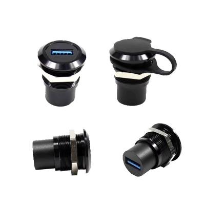 China IP67 Rated Waterproof Panel Mount Connector with Threaded Coupling and PA66 Nylon Material for sale
