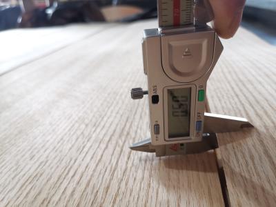 China Customize Thickness Red Oak Veneer Ideal for Natural Wood Flooring Solutions for sale