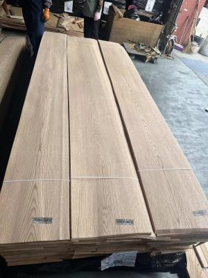 China Unfinished Oak Veneer with Straight Grain Pattern Elevate Your Furniture to the Next Level for sale