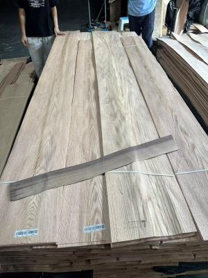 China Unfinished Finish Oak Veneer Sheets with High Durability and Straight Grain Pattern for sale
