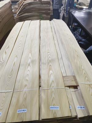 China Brown Elm Crown Cut Veneer with 0.5mm Thickness for Hotel Decoration and Furniture for sale
