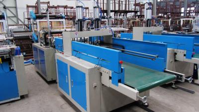 Cina DGF-600*4 quattro linee sacchetto della spesa di plastica automatico pieno che fa macchina in vendita