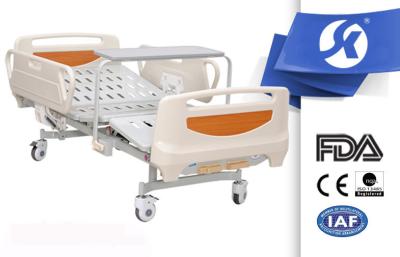 Cina Letto di ospedale manuale dell'attrezzatura economica dei rifornimenti medici con la Tabella di Overbed in vendita