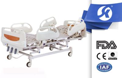 Cina Letto di ospedale manuale della regolazione in altezza del metallo con il sistema chiudente centrale in vendita