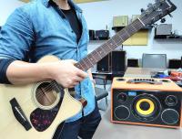 China Powerful Wireless Guitar Amplifier Band Techno R&B Classical for sale