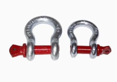 中国 安全な産業用吊り上げ用高耐久亜鉛メッキクレーンシャックル 販売のため
