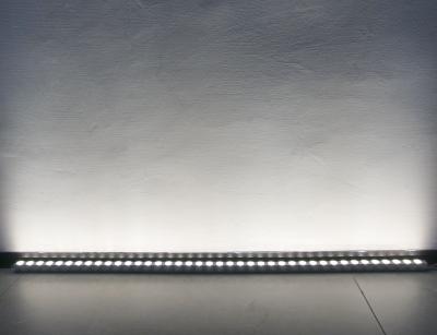 China LED Wall Washer Strip with SMD 3030 40 LEDs/m and Top-notch Color Rendering Index 80 for sale
