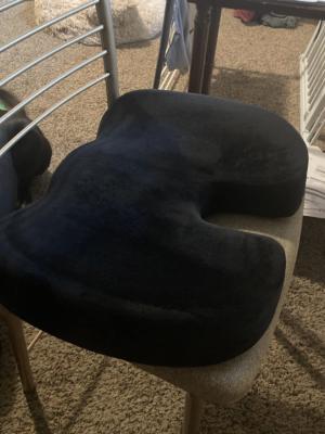 China Rectangle Gel Seat Cushion Non-Slip Memory Foam Coccyx Cushion for Tailbone Pain for sale