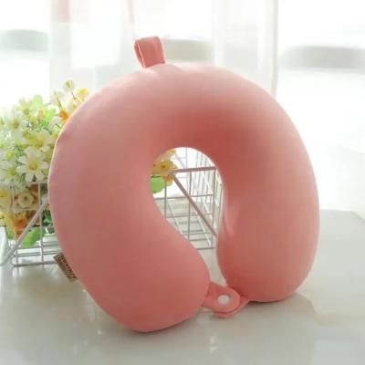 Cina Perno per il collo in poliestere 100% a forma di U con raffreddamento traspirante e schiuma di memoria a colore puro in vendita