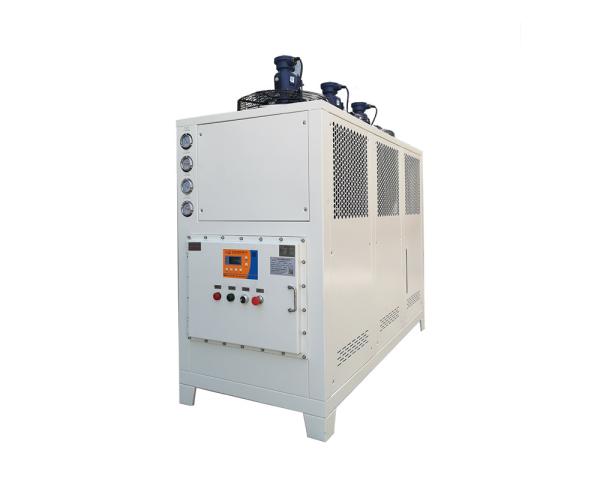 Quality Air-cooled Scroll Chiller with 5-200 Tons Cooling Capacity Microcomputer Control System and Shell and Tube Evaporator for sale