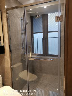 Cina Hotel Inquadratura di vetro temperato Casella doccia in acciaio inossidabile Porta doccia in vetro a dondolo in vendita