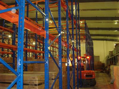 Cina Racking molto stretto del pallet della navata laterale di abitudine in vendita