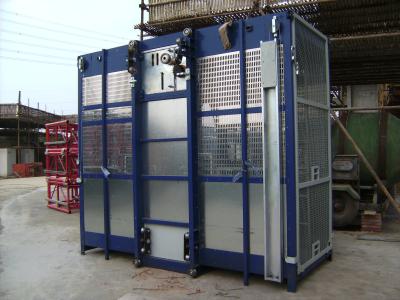 Cina SC200 blu/200 personale gemellati della gabbia 3200kg sollevano ed il materiale alza per i pozzi di estrazione mineraria in vendita