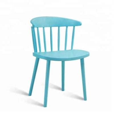 Cina 4pcs/Ctn il patio H45cm scherza la sedia di plastica bianca in vendita