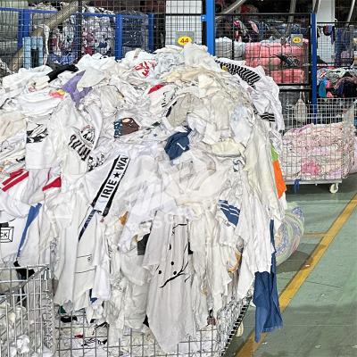Cina IMPA 232906 White T Shirt Rags Textile Waste Bales Cotton Cleaning Wiping Mechanic Industrial Wiping Cotton Rags in vendita