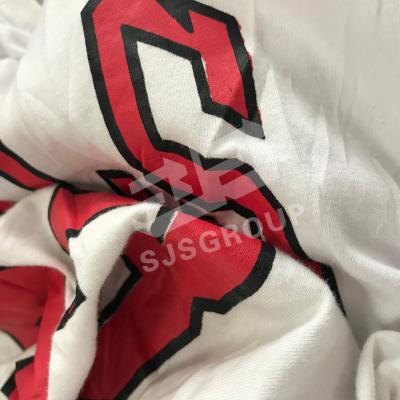 Cina IMPA 232906 Industrial workshop rags cleaning cloth scraps used t shirt rags cotton wiping rags for cleaning in vendita
