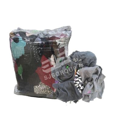 Cina 10kg 25kg Pack Cut Pieces Second Clothing Rags 100% Cotton T-Shirt Wiping Rags Mixed Coloured Rag Wipers in vendita