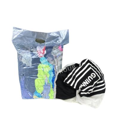 Cina 100% cotton t shirt rag workshop cleaning cloth color mixed cotton t shirt rags Coloured Cleaning Cloth Wipers cloths in vendita