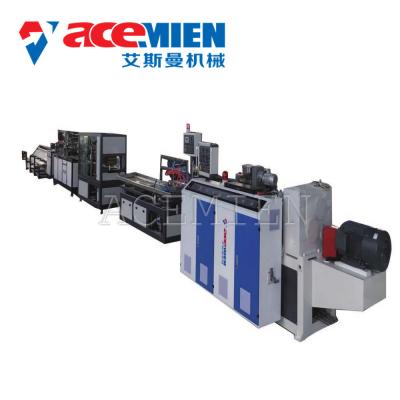 Cina pannello per soffitti del PVC di 200mm 300mm che fa macchina con il granello di legno di plastica in vendita