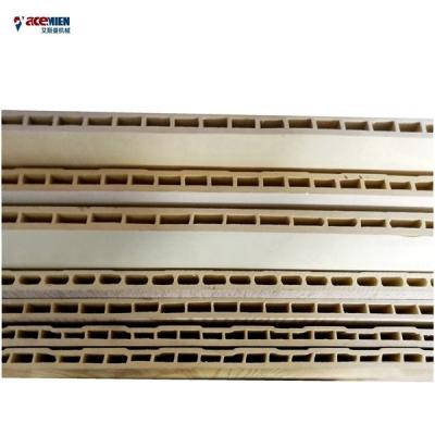 Cina Macchina di plastica dell'estrusione di profilo del PVC per il soffitto della finestra e macchina di plastica dell'estrusione di profilo del PVC del pannello di parete per Windo in vendita