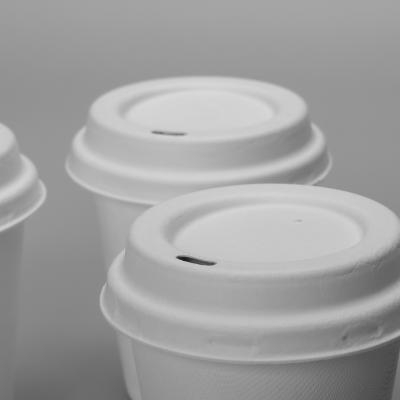 Cina La bagassa ha modellato le tazze ed i coperchi biodegradabili a perfetta tenuta della polpa 8oz 250ml in vendita