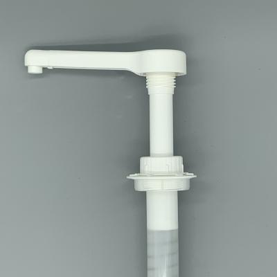 Cina Abbassi la pompa di plastica di Honey Syrup Dispenser White Jam del coperchio a vite in vendita