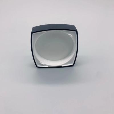 Cina barattoli di plastica del polipropilene della crema di pelle della crema di fronte del quadrato di 10g 15g con il coperchio nero in vendita