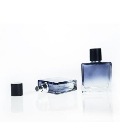 中国 空30ml 50mlのスプレー ポンプ香水瓶の勾配の平らな正方形ガラス 販売のため