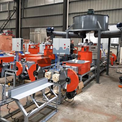 China Triple Head Wood Pallet Sawdust Block Machine for sale