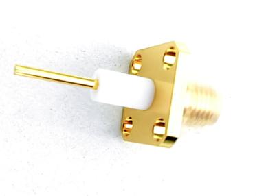Китай 4-х дырочный фланцевый разъем SMA Female / Jack / Socket RF коаксиальный микрополосковый разъем до 18 ГГц с выпуклой поверхностью изоляции продается
