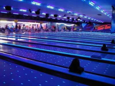 China Bodybuilding Fitness High Reliability Bowling Lane Easy Install Glow Pattern And Thickness for sale
