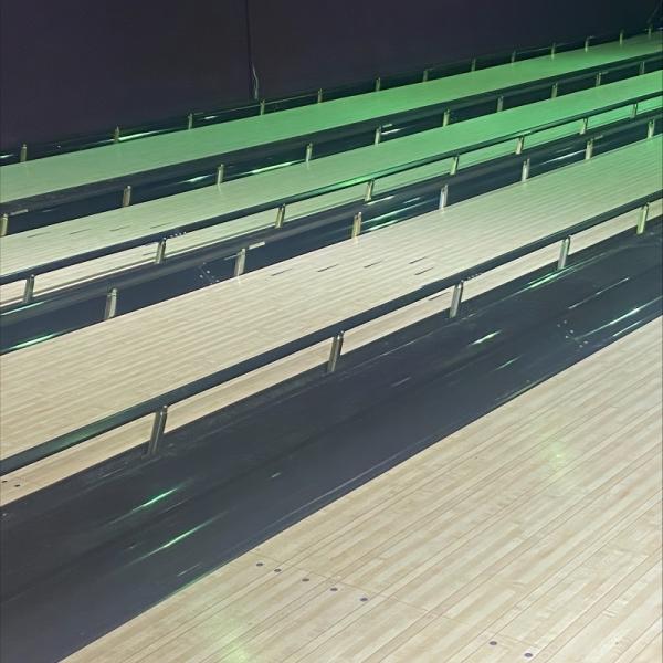 Quality Indoor Sports Equipment Synthetic Bowling Lanes with Various Glow Patterns and for sale
