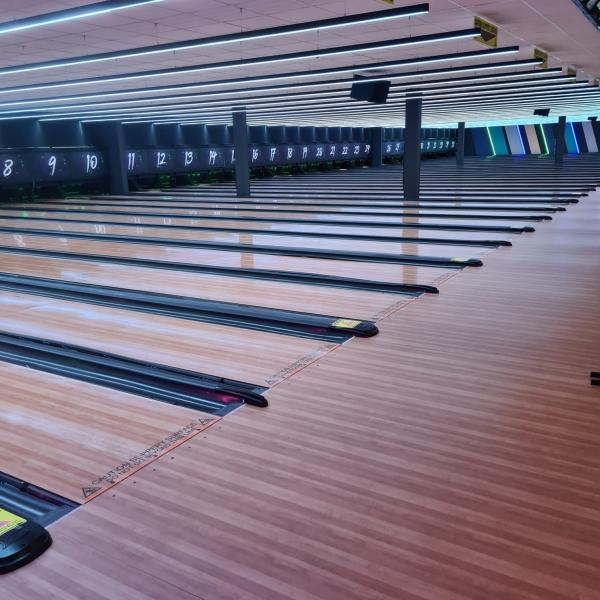 Quality Automatic String Pinsetter Metal Bowling Alley Machine for 60-64kg Weight and for sale